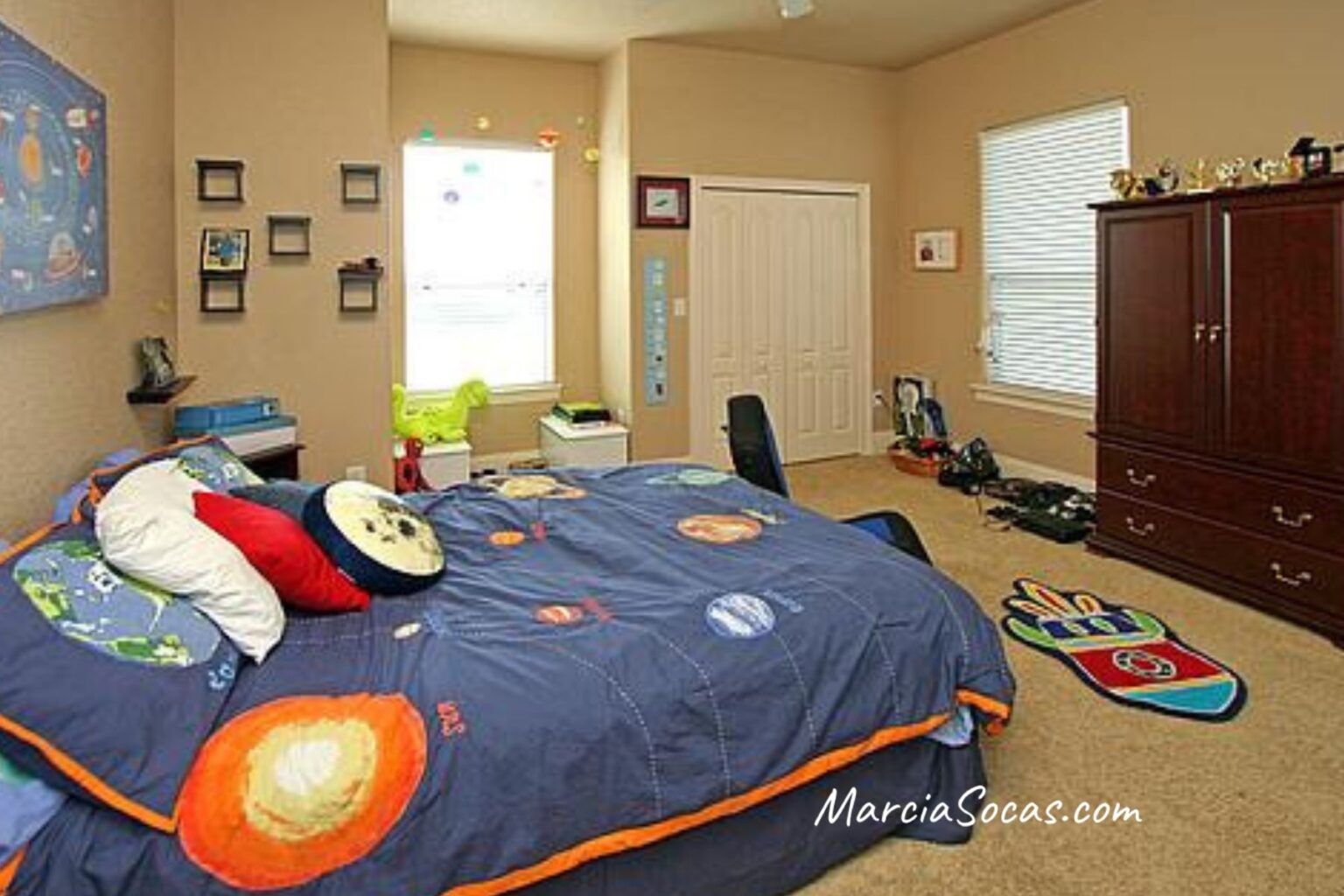7 Genius Science Themed Bedroom Ideas • Marcia Socas